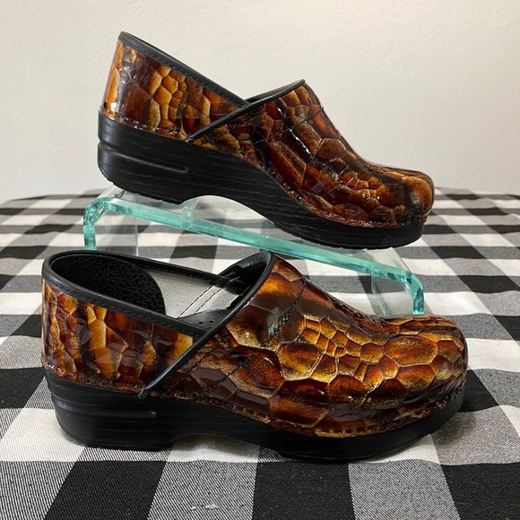 Dansko | Shoes | Dansko Shoes Clogs Snake Reptile 46270202 Brown Bronze ...